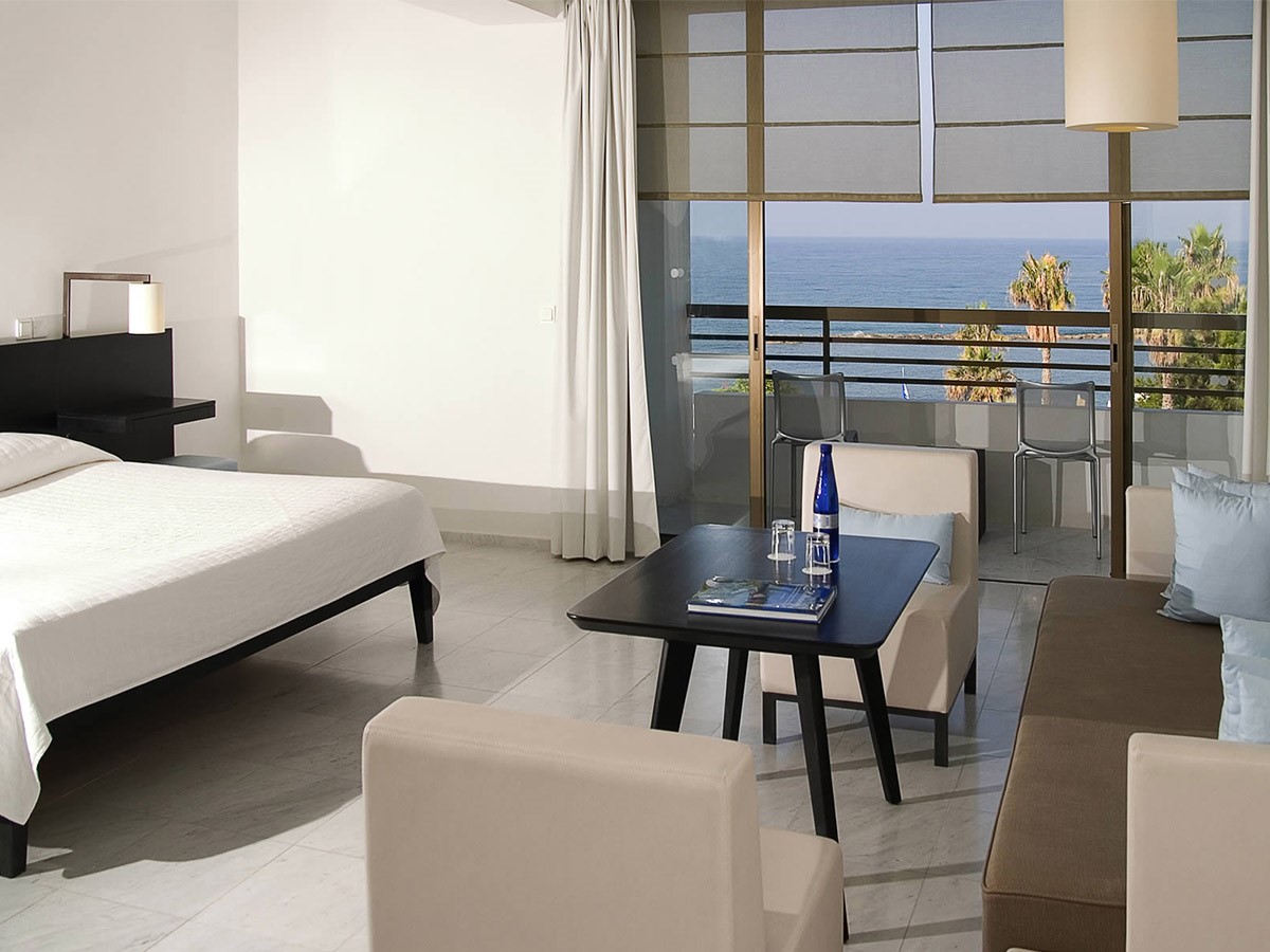 Almyra Hotel Paphos : réservez votre séjour à Chypre avec OOVATU