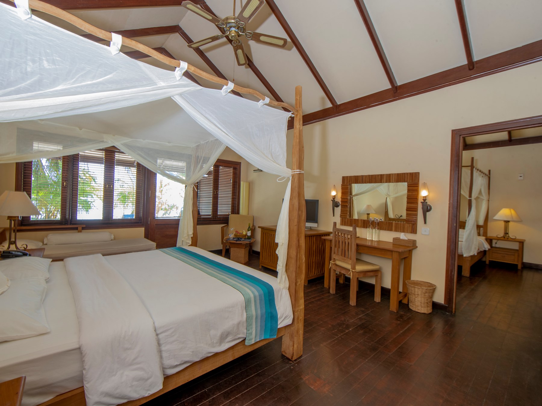 Hôtel Filitheyo Island Resort aux Maldives : réservation avec OOVATU