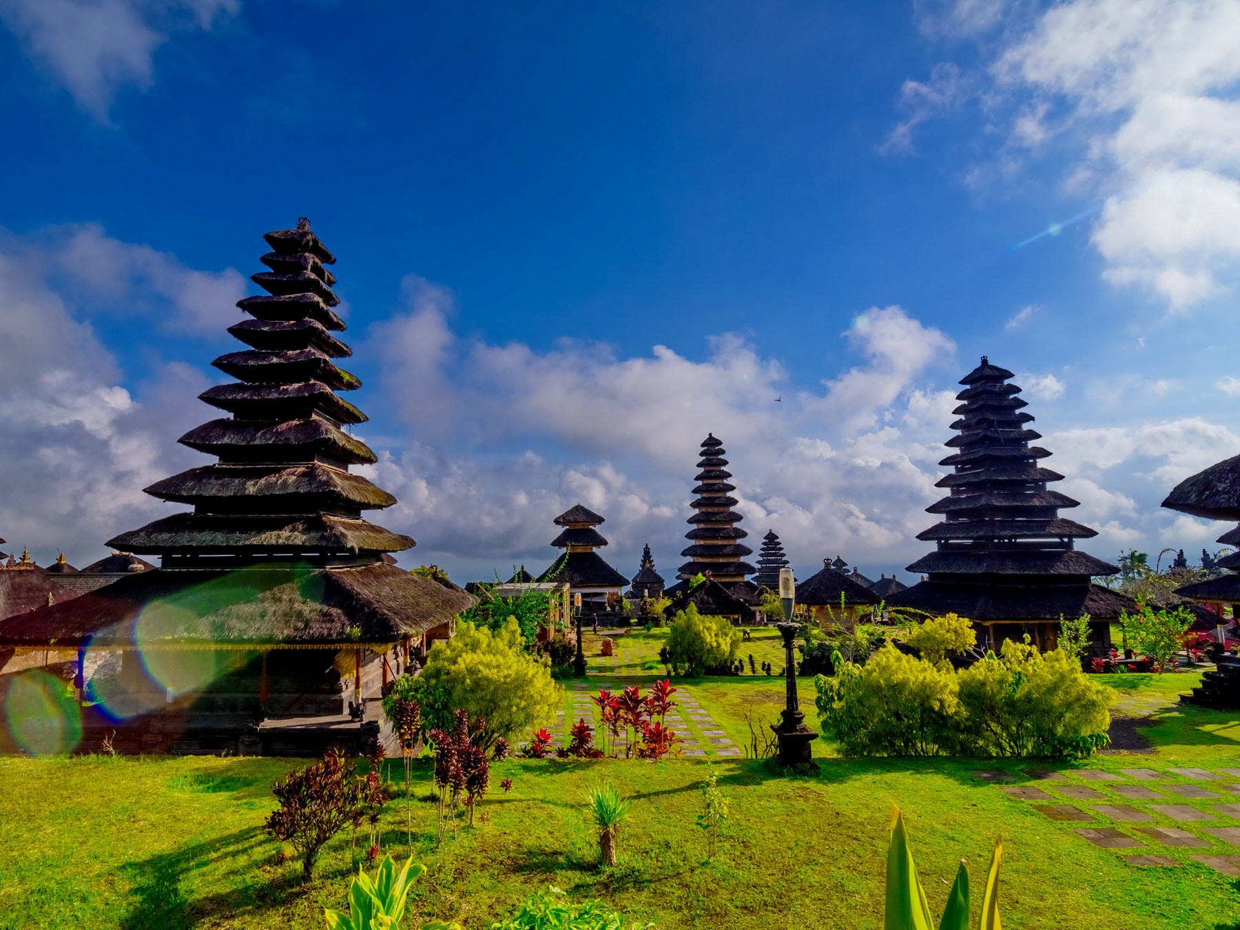 Les plus beaux temples de Bali avec OOVATU