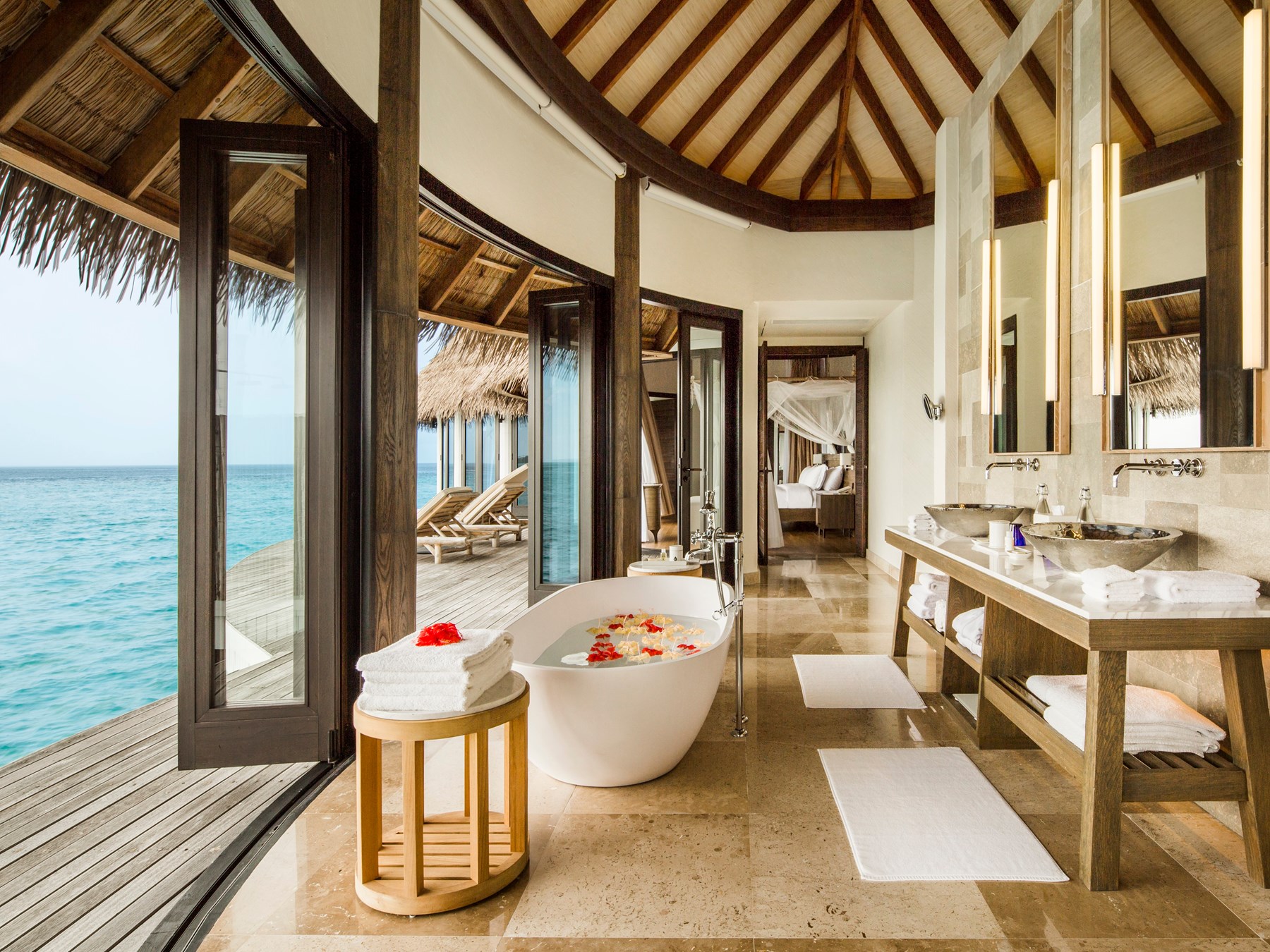 Les plus belles villas sur pilotis à travers le monde - OOVATU