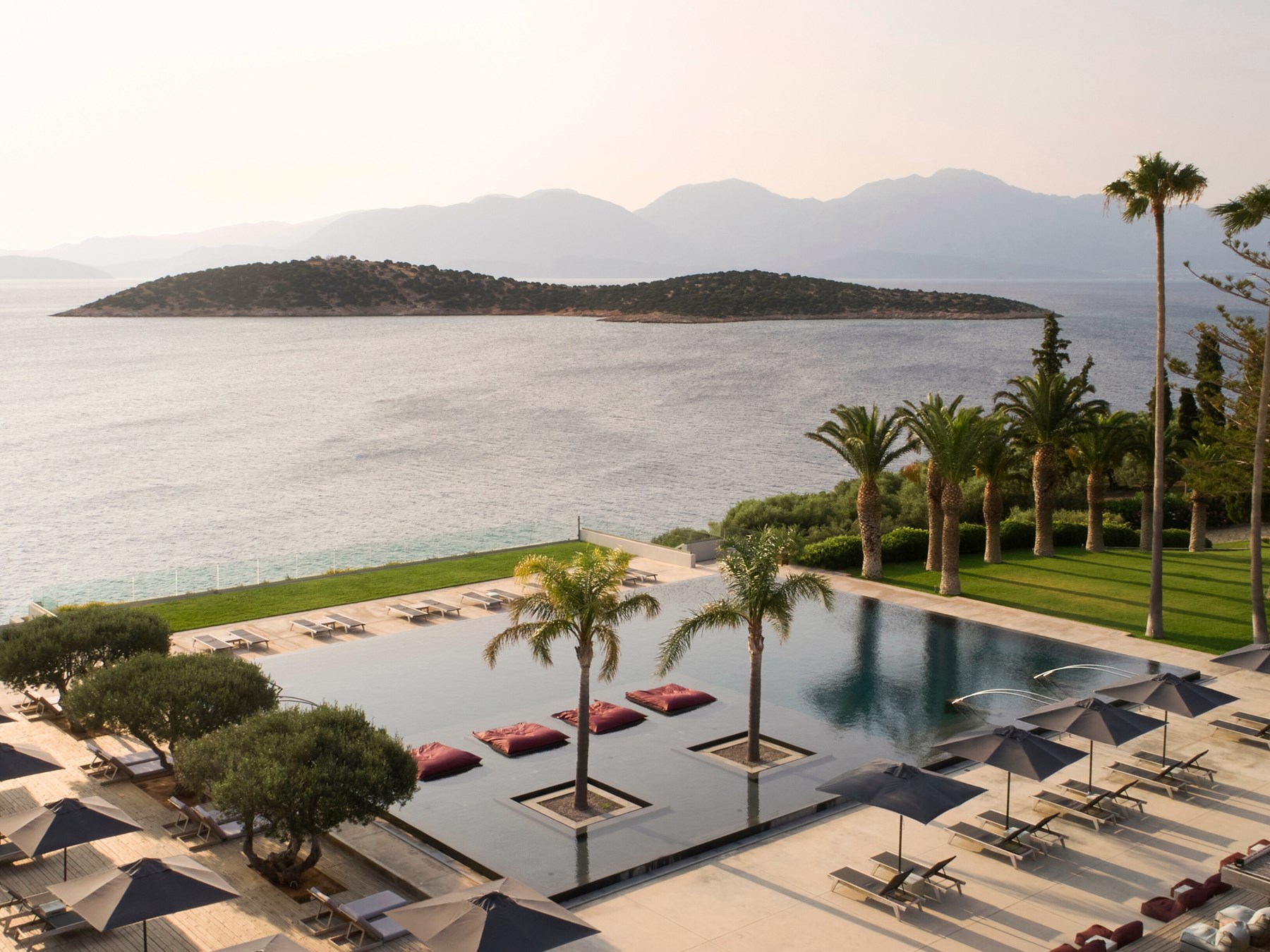 Hôtel Minos Palace, réservez votre séjour en Crète avec OOVATU