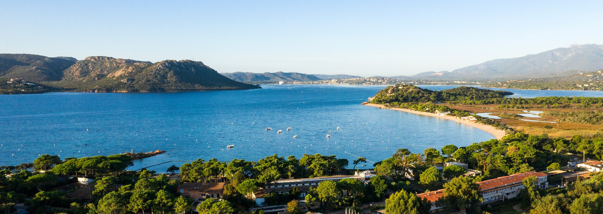 Grand Hôtel de Cala Rossa en Corse : réservez votre séjour avec OOVATU.